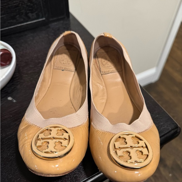 Tory Burch | Shoes | Tory Burch Caroline Flat Beige | Poshmark